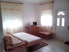 Apartamento, 1 quarto | 1 quarto, ferros/tábuas de passar roupa, Wi-Fi de cortesia