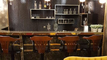 3 bares/lounges
