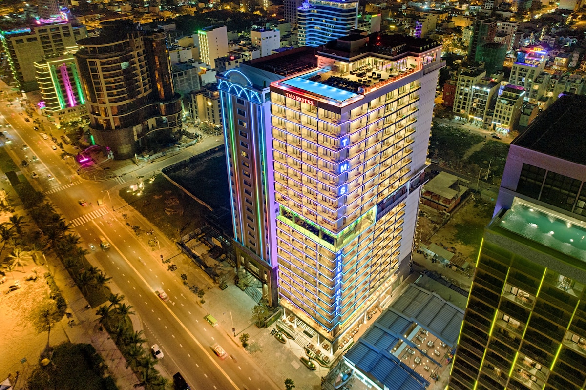 TMS Hotel Da Nang Beach: An Honest 2025 Review (Is The Rooftop Pool ...