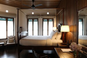 Superior Chinese Settler Room | Frigobar, cofres nos quartos, individualmente decorados