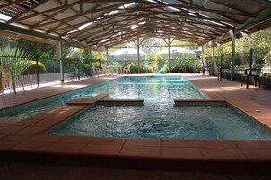 Piscina externa sazonal