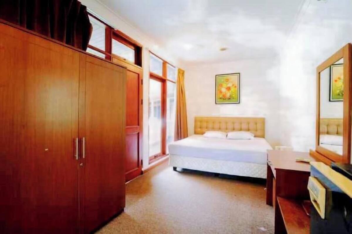 Secretária, Wi-fi grátis, roupa de cama fornecida