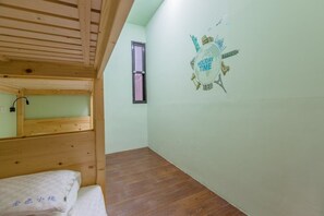 Dormitório compartilhado conforto, somente para homens, para não fumantes | Wi-Fi de cortesia, roupa de cama
