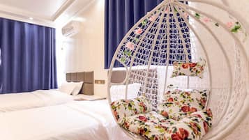 Quarto Twin Clássico, várias camas, não fumadores | Com decoração personalizada, com mobília individualizada, secretária