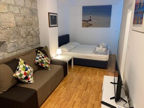 Ferro/tábua de engomar, roupa de cama fornecida 
