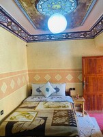 Wi-Fi de cortesia, roupa de cama