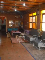 Área de estar no saguão