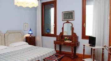 Cofre no quarto, secretária, quartos insonorizados 