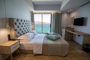 Suíte, vista para o mar | Frigobar, cofres nos quartos, escrivaninha, quartos à prova de som