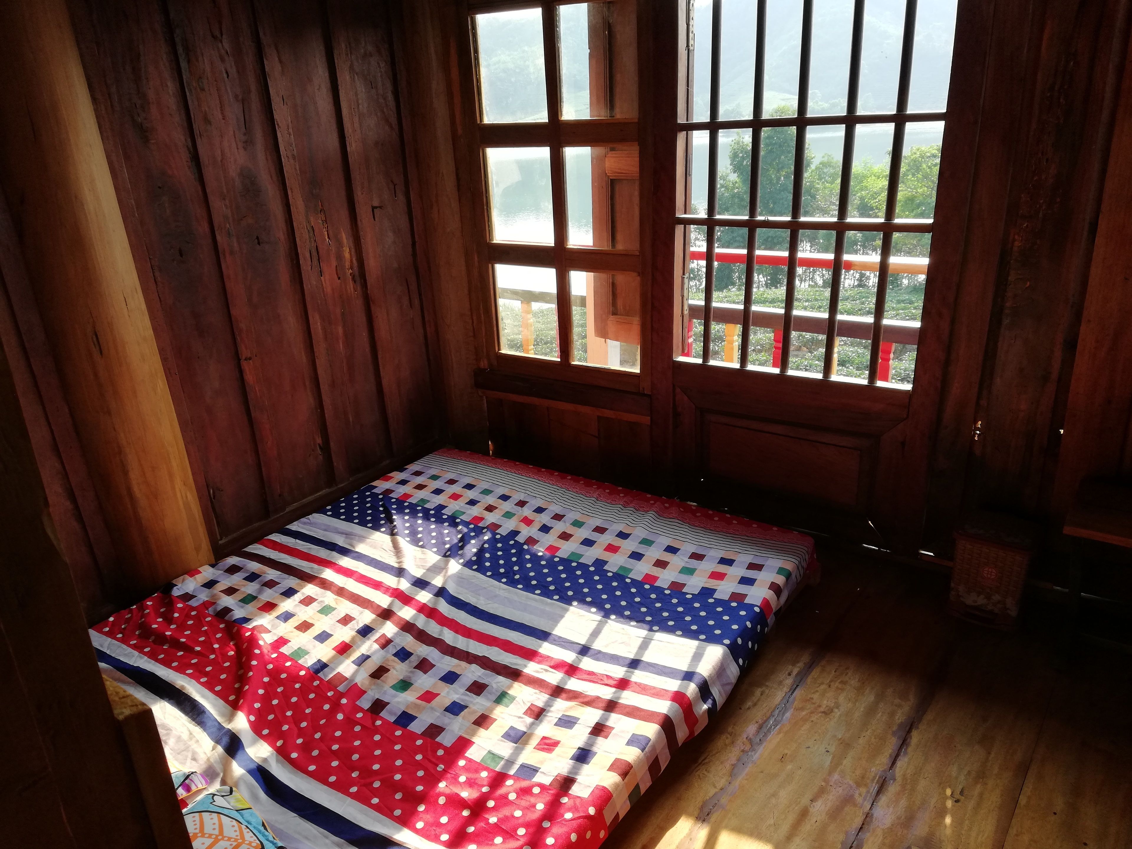 Quarto Clássico | Com decoração personalizada, com mobília individualizada, secretária 
