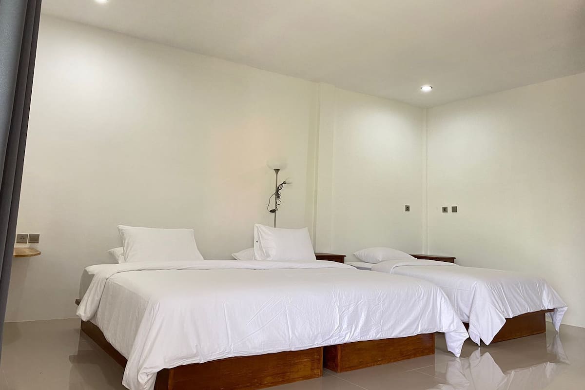 1 quarto, camas de colchão Select Comfort, cofre no quarto