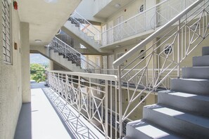 Apartamento, 1 cama queen-size e sofá-cama, não fumadores | Escadas