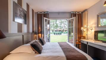 Secretária, cortinas/cortinados opacos, quartos insonorizados