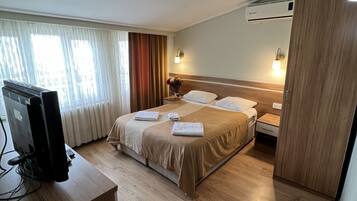 Suite Superior, 1 quarto, não fumadores | Minibar, cofre no quarto, secretária, quartos insonorizados
