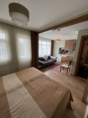 Apartamento superior | Frigobar, cofres nos quartos, escrivaninha, quartos à prova de som