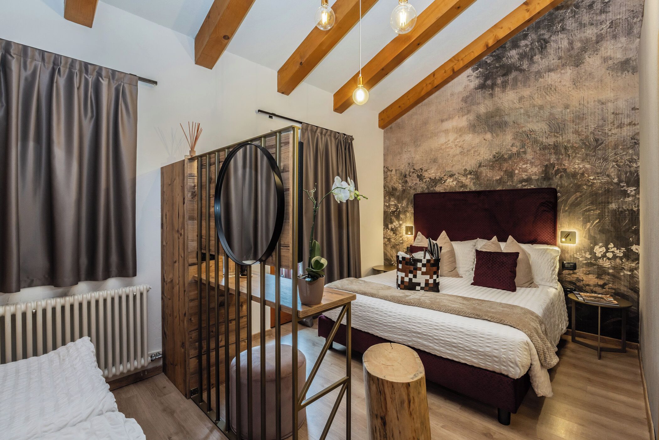 Quarto quádruplo econômico, 1 quarto | Edredons de pluma, cofres nos quartos, escrivaninha