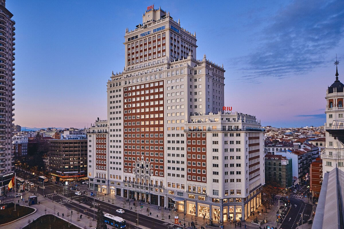 Hotel Riu Plaza España Bewertungen, Angebote & Fotos 2023 - Expedia.de