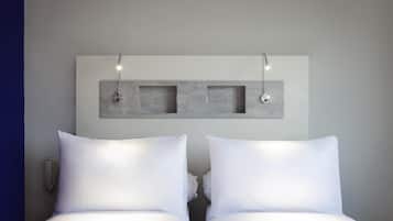 Quarto Standard, 2 camas individuais | Roupa de alta qualidade, cofre no quarto, secretária