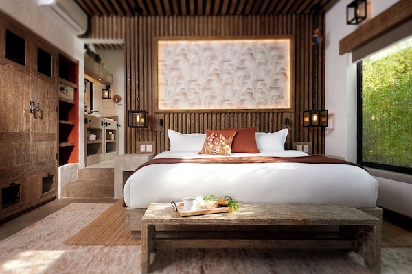 Suite Design, 1 cama king-size, não fumadores, casa de banho anexa | Roupa de alta qualidade, edredões de penas, cofre no quarto