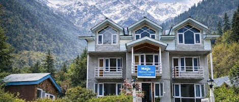 Fachada da propriedade