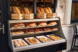 Café da manhã com buffet grátis todos os dias