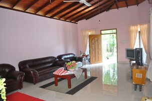 Área de estar no saguão