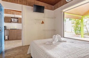 Apartamento Familiar (1) | Roupa de alta qualidade, edredões de penas, com mobília individualizada