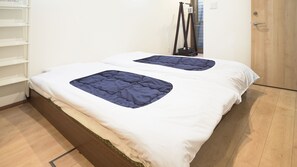 Ferro/tábua de engomar, Wi-fi grátis, roupa de cama fornecida 