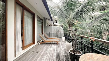 Quarto Duplo Deluxe, 1 quarto, varanda, vista para a piscina | Vista da varanda