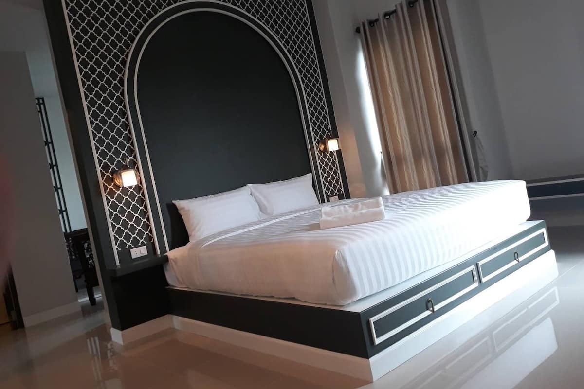 Suite Premier, 1 cama king-size, não fumadores, casa de banho privativa | Cortinas/cortinados opacos, ferro/tábua de engomar, Wi-fi grátis 