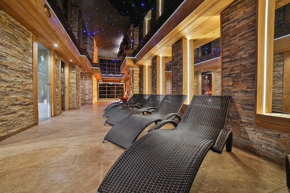 Sauna seca, banheira de hidromassagem, sauna a vapor