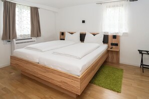 Quarto luxo | Cortinas blackout, Wi-Fi de cortesia, roupa de cama
