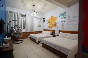 Quarto Quádruplo Comfort, não fumadores | Cortinas/cortinados opacos, Wi-fi grátis, roupa de cama fornecida