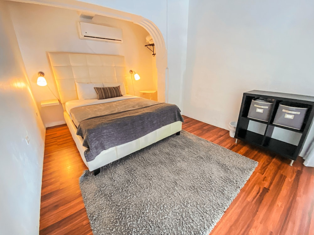 Loft Aparment Steps From Nightlife, Gladiolas Ii /Loft + Room /Free Wifi - 2103 - Ponce