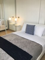 Apartamento, 1 quarto | 1 quarto, secretária, ferro/tábua de engomar, Wi-fi grátis 