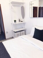 Quarto luxo | Ferros/tábuas de passar roupa, Wi-Fi de cortesia, roupa de cama