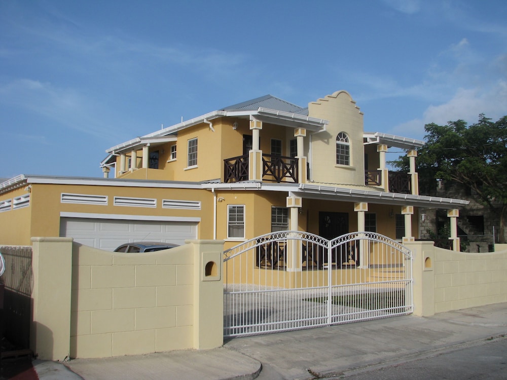 Maya's Bajan Villas - Unit B - Barbados
