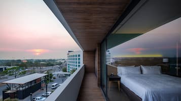 1 quarto, cofre no quarto, secretária, cortinas/cortinados opacos