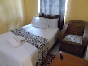 Quarto Twin Económico, 2 camas de casal | Camas extra