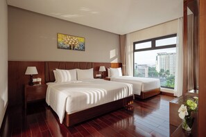 Estúdio básico | Roupas de cama antialérgicas, frigobar, cofres nos quartos, escrivaninha