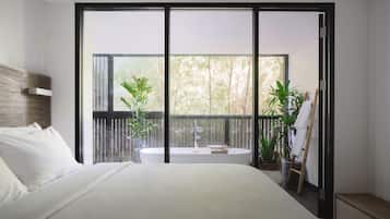 Quarto superior, 1 cama Queen (The Sky Room ) | Cofres nos quartos, escrivaninha, ferros/tábuas de passar roupa