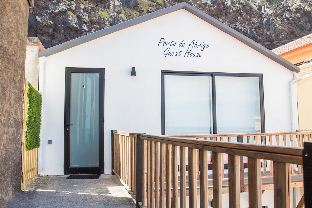 Porto De Abrigo Guest House - São Vicente