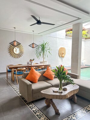Villa, 5 quartos | Sala de estar | TV de ecrã plano