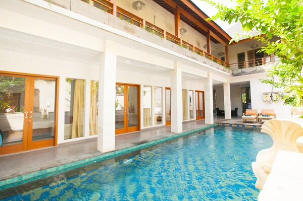 Apple Villa & Suite Seminyak - Seminyak