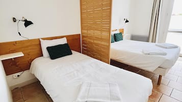 Quarto Triplo Standard | 1 quarto, com decoração personalizada, com mobília individualizada
