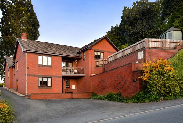Erris Villa - Builth Wells