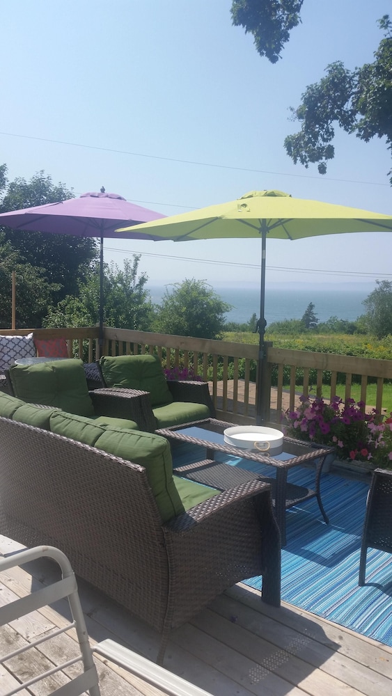 Casa Moana, Lovely Old House Overlooking St. Mary`s Bay, With Free Breakfast. - Digby