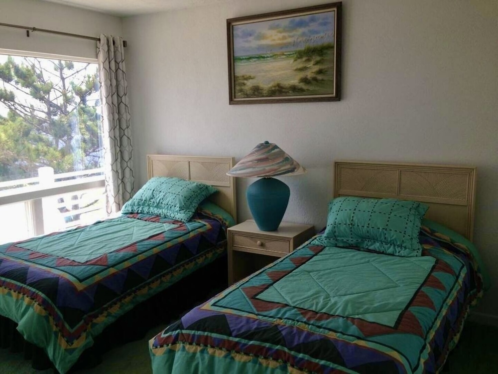 Sound Front / Kite-in/out Direct Beachfront Access Sunsets Best Kiteboard Spot - Rodanthe, NC