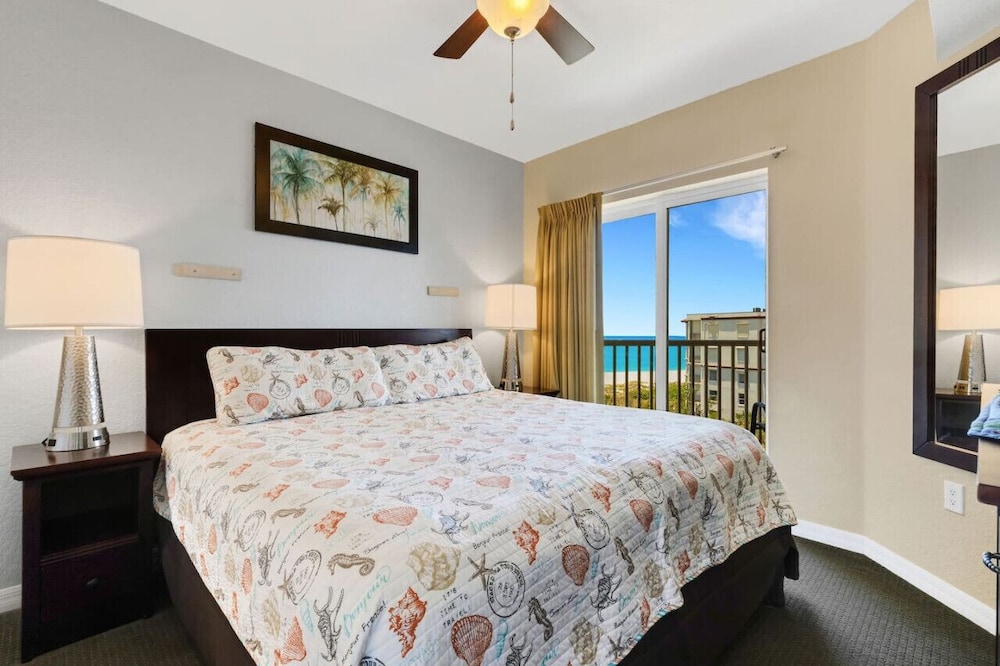 Sunset Vistas 610n: Top Floor Gulf Front Beauty - Treasure Island, FL