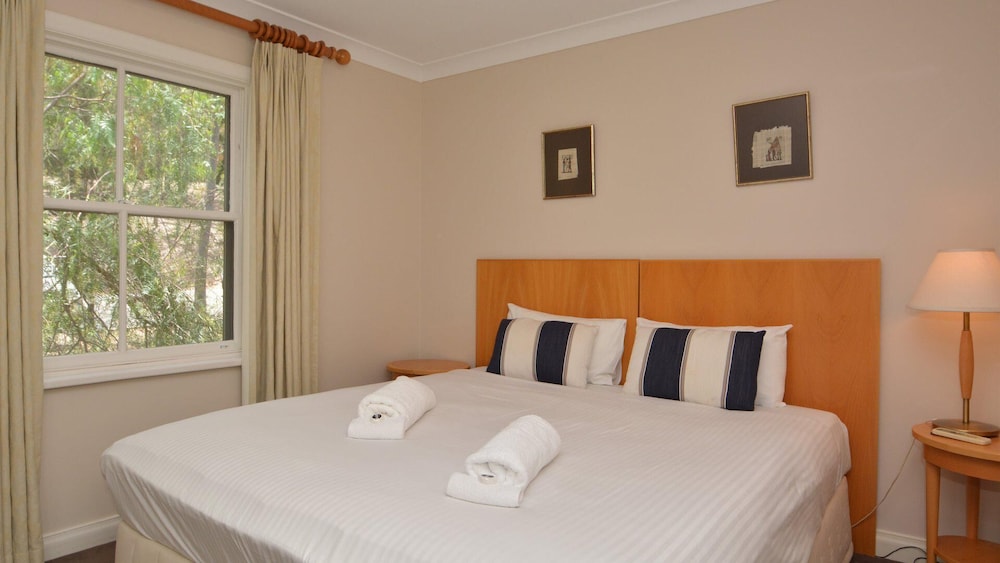 Villa 3br Chambourcin Villa Located Within Cypress Lakes Resort - Pokolbin